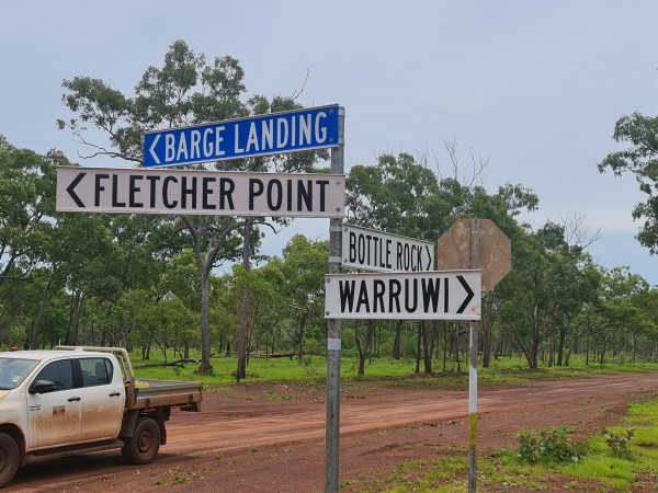 New four ways signage at Warruwi | West Arnhem Regional Council